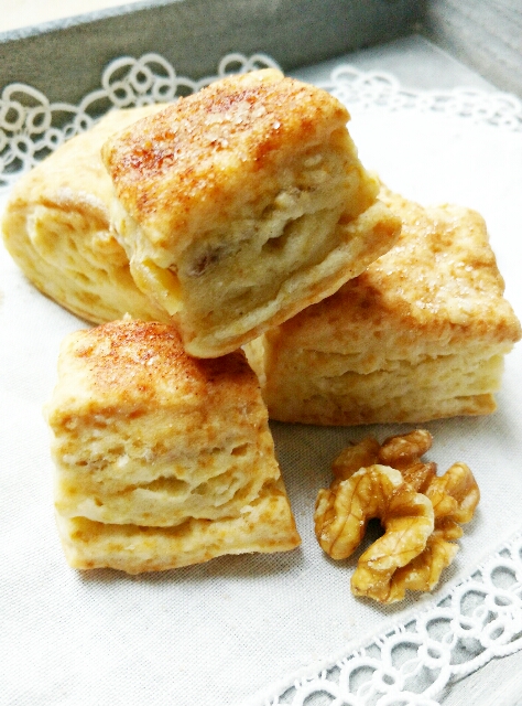 Easy Cinnamon Walnut Biscuits | Cooking from Minneapolis to Milan